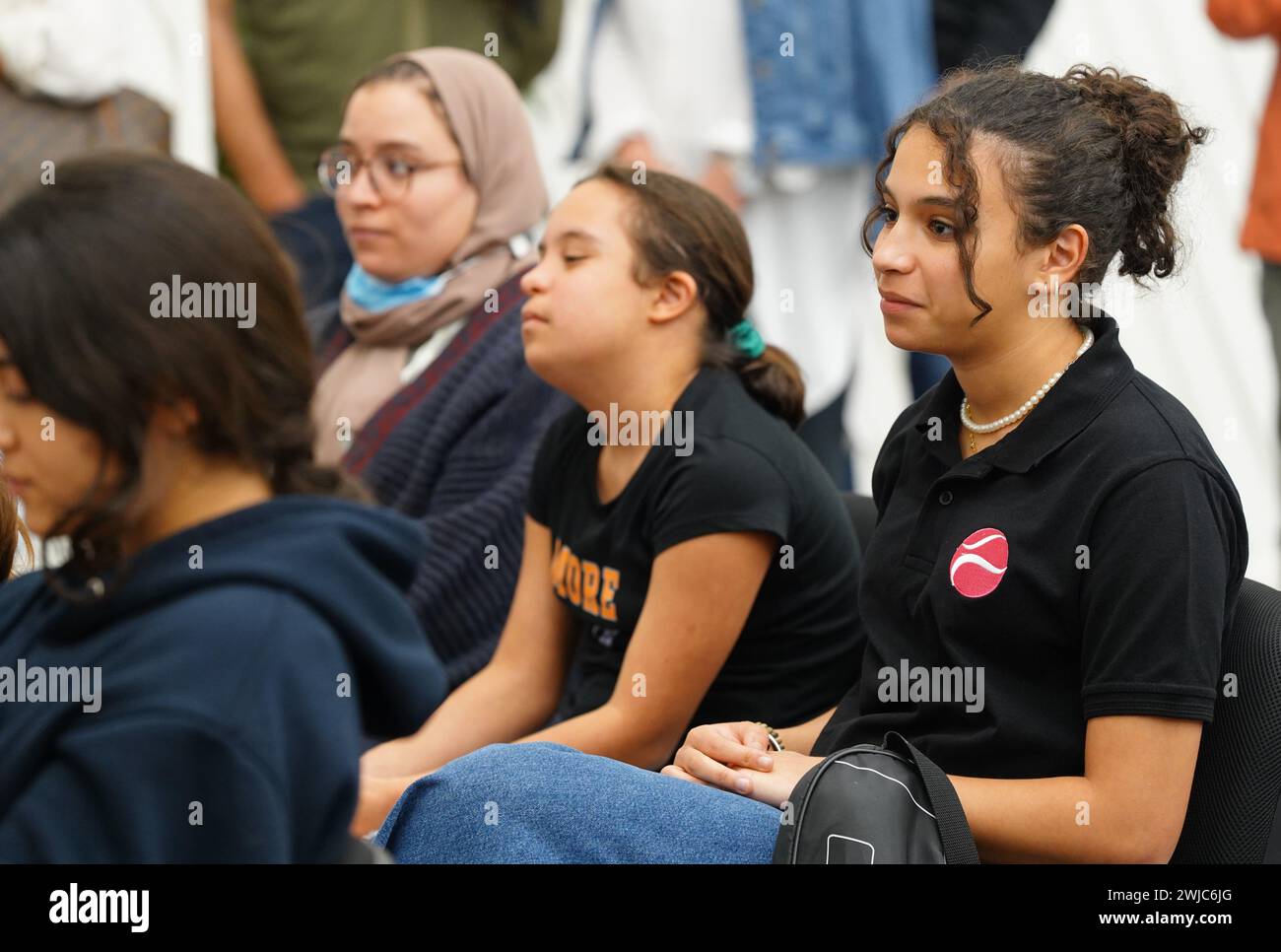 La qualificative américaine Danielle Collins interagit avec les fans ...
