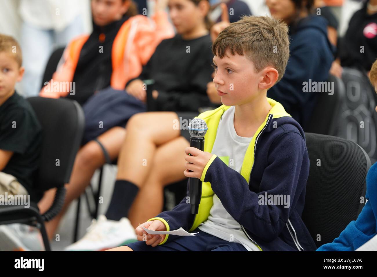 La qualificative américaine Danielle Collins interagit avec les fans ...