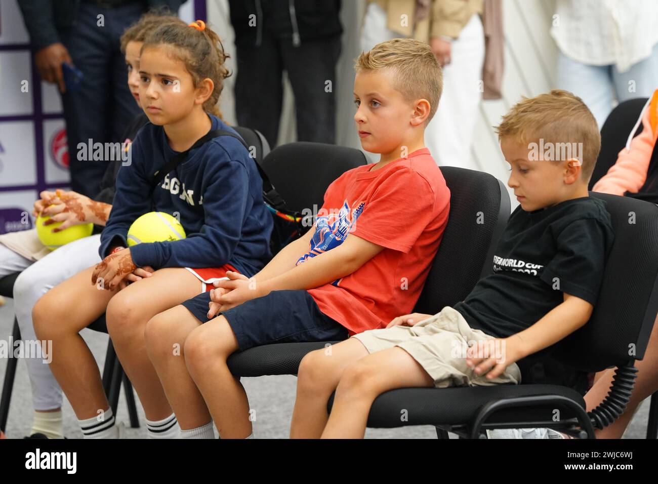 La qualificative américaine Danielle Collins interagit avec les fans ...