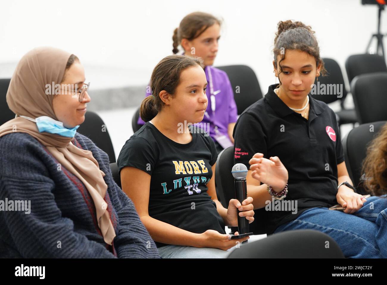 La qualificative américaine Danielle Collins interagit avec les fans ...