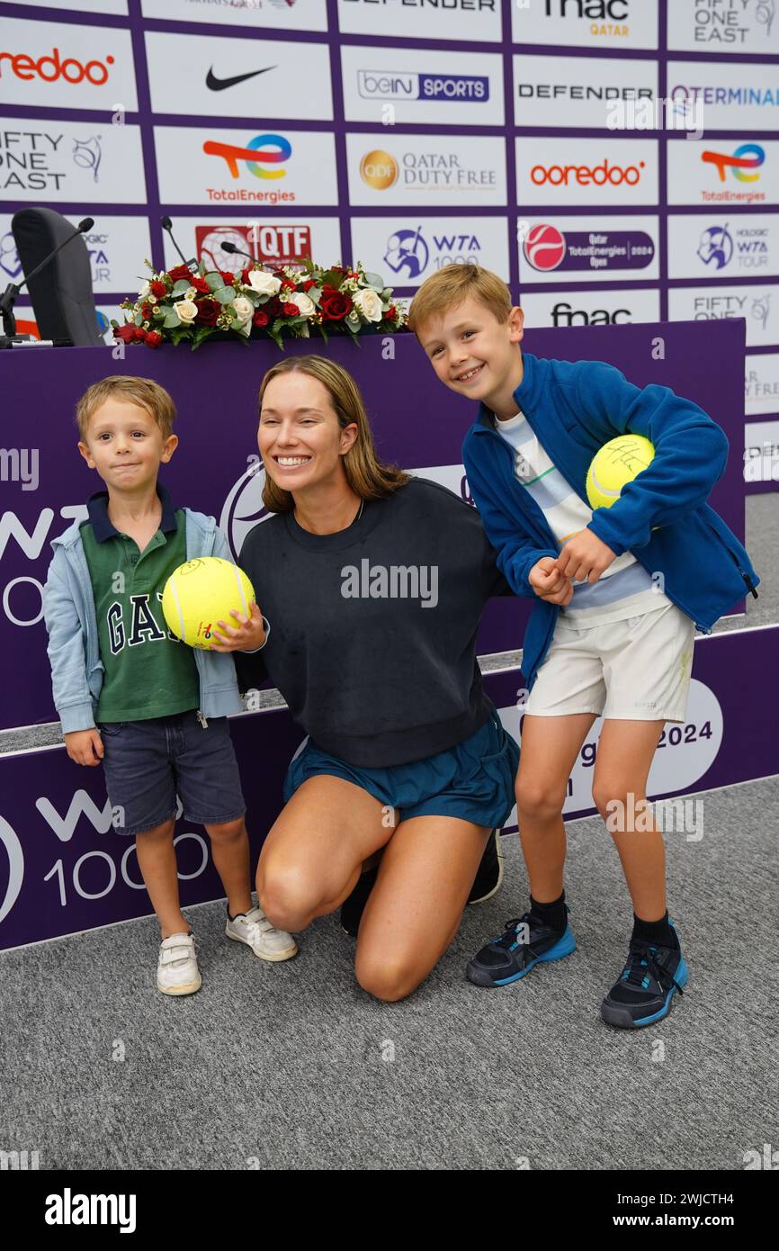 La qualificative américaine Danielle Collins interagit avec les fans ...