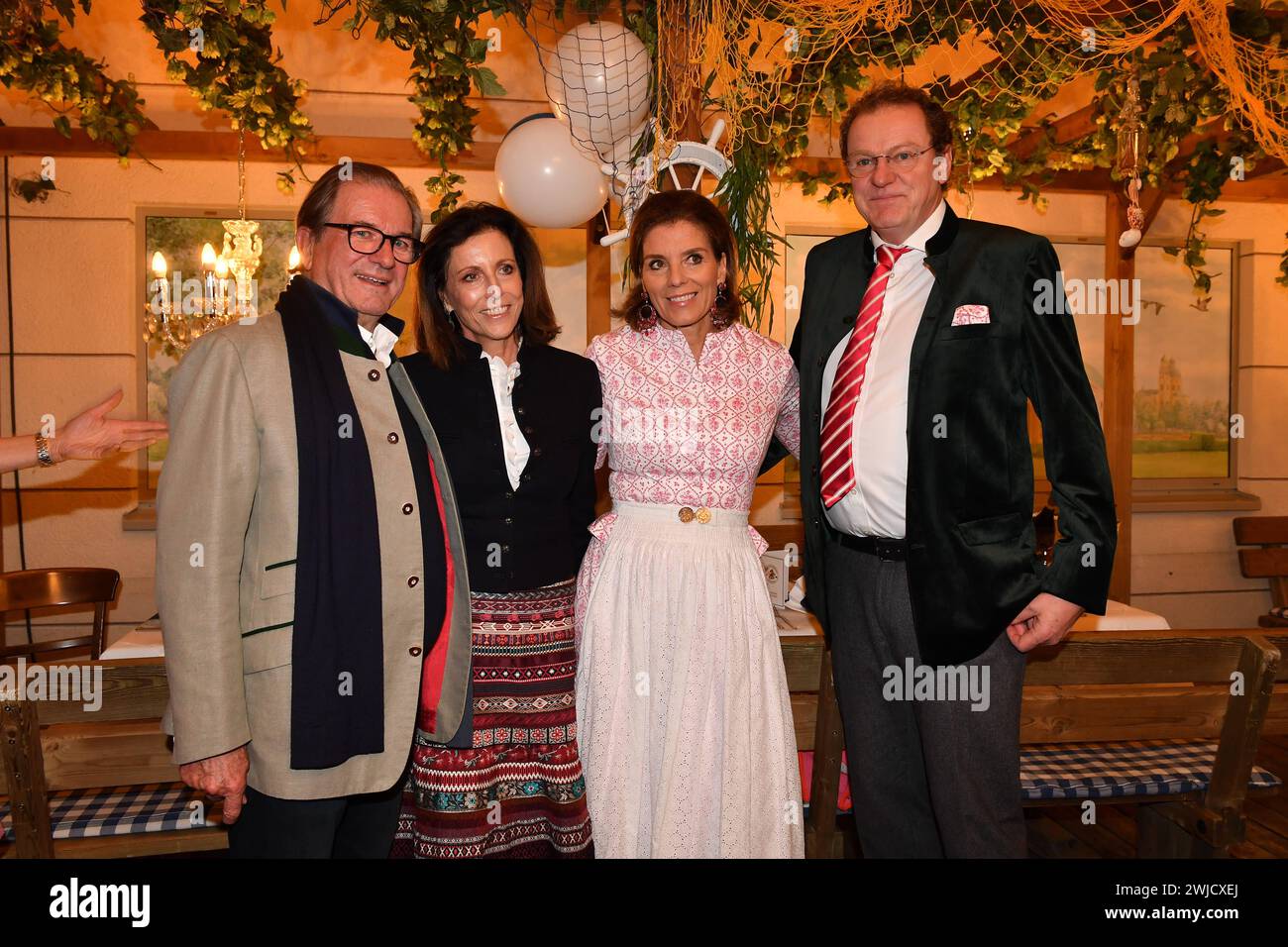 Thomas Haffa mit Pia Hahn und Franz Georg Strauß mit Ehefrau ...