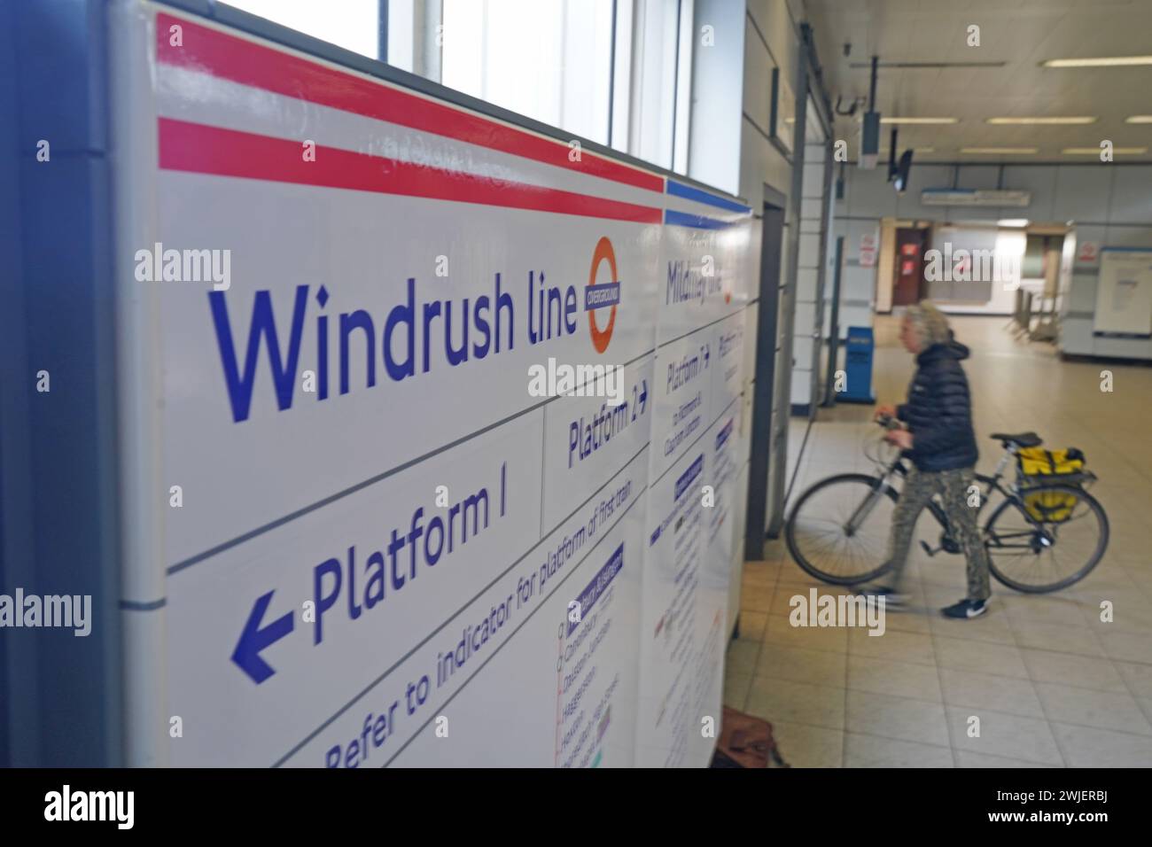 Un panneau pour la nouvelle ligne Windrush qui a été dévoilé par le ...