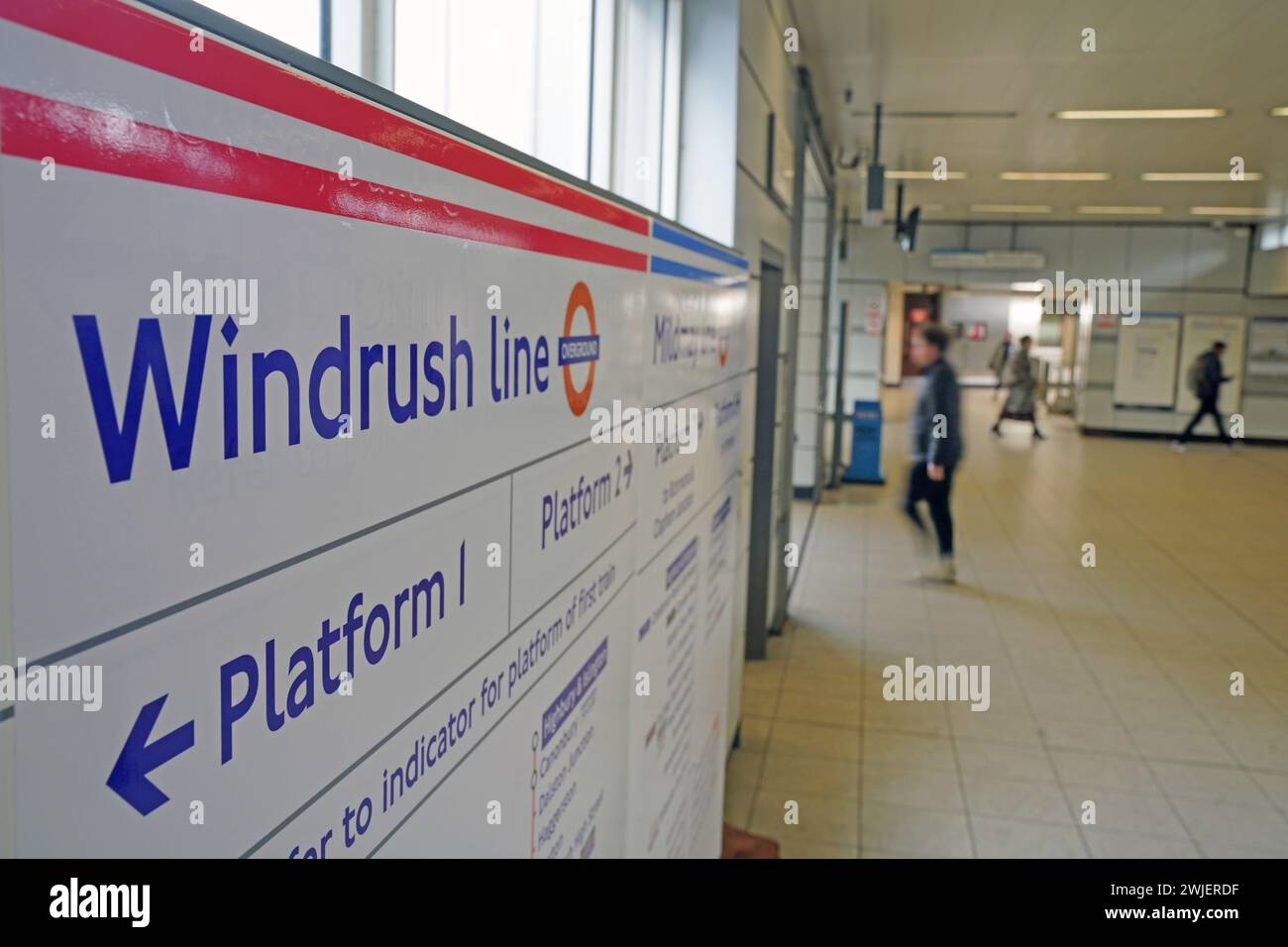 Un panneau pour la nouvelle ligne Windrush qui a été dévoilé par le ...