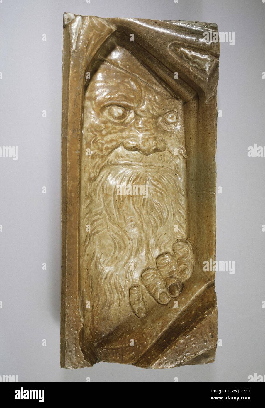 Jean Carriès (1855-1894) 'Sol, revêtement mural : masque grotesque ...