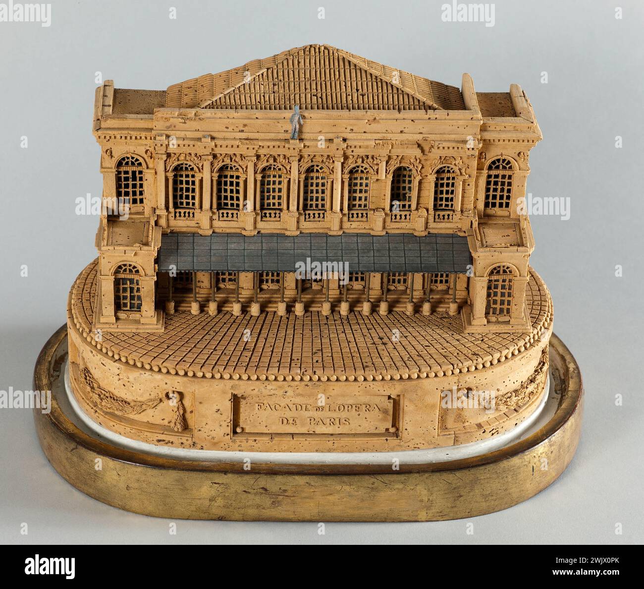 Duclaux. « Façade de l'ancien Opéra de Paris ». Liège, verre, bois ...