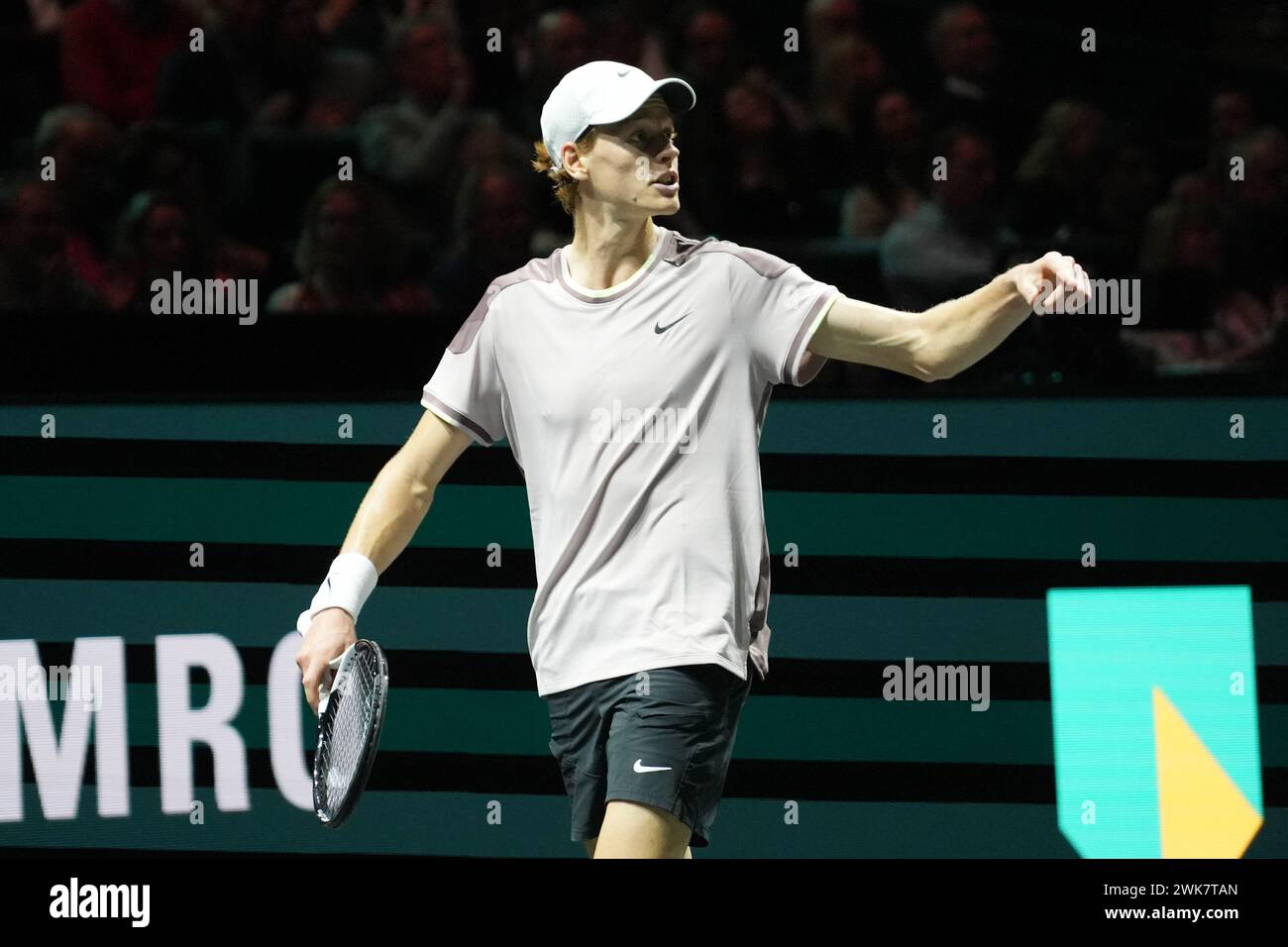 Jannik Sinner d'Italie contre Alex de Minaur d'Australie, finale lors de l'ABN Amro Open 2024 ...