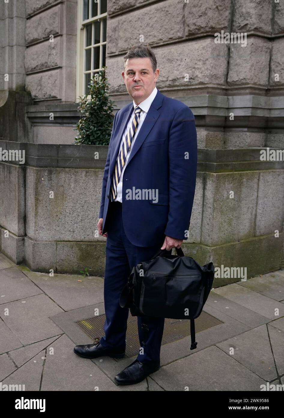 Kevin Bakhurst, directeur général de RTE, part après une rencontre avec ...