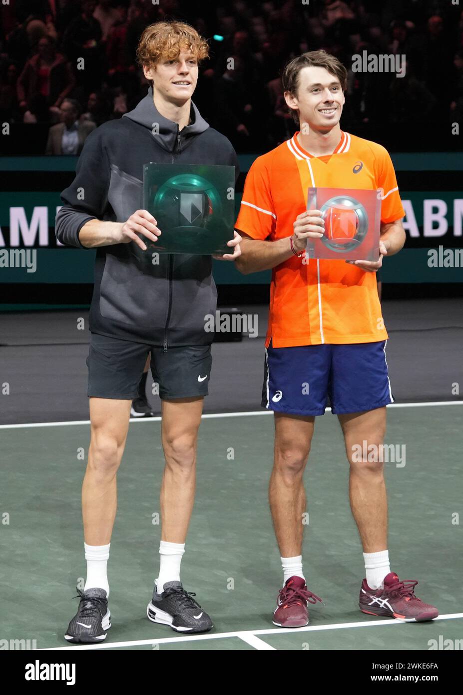 Jannik Sinner d'Italie célèbre sa victoire contre Alex de Minaur d'Australie, finale lors de l ...
