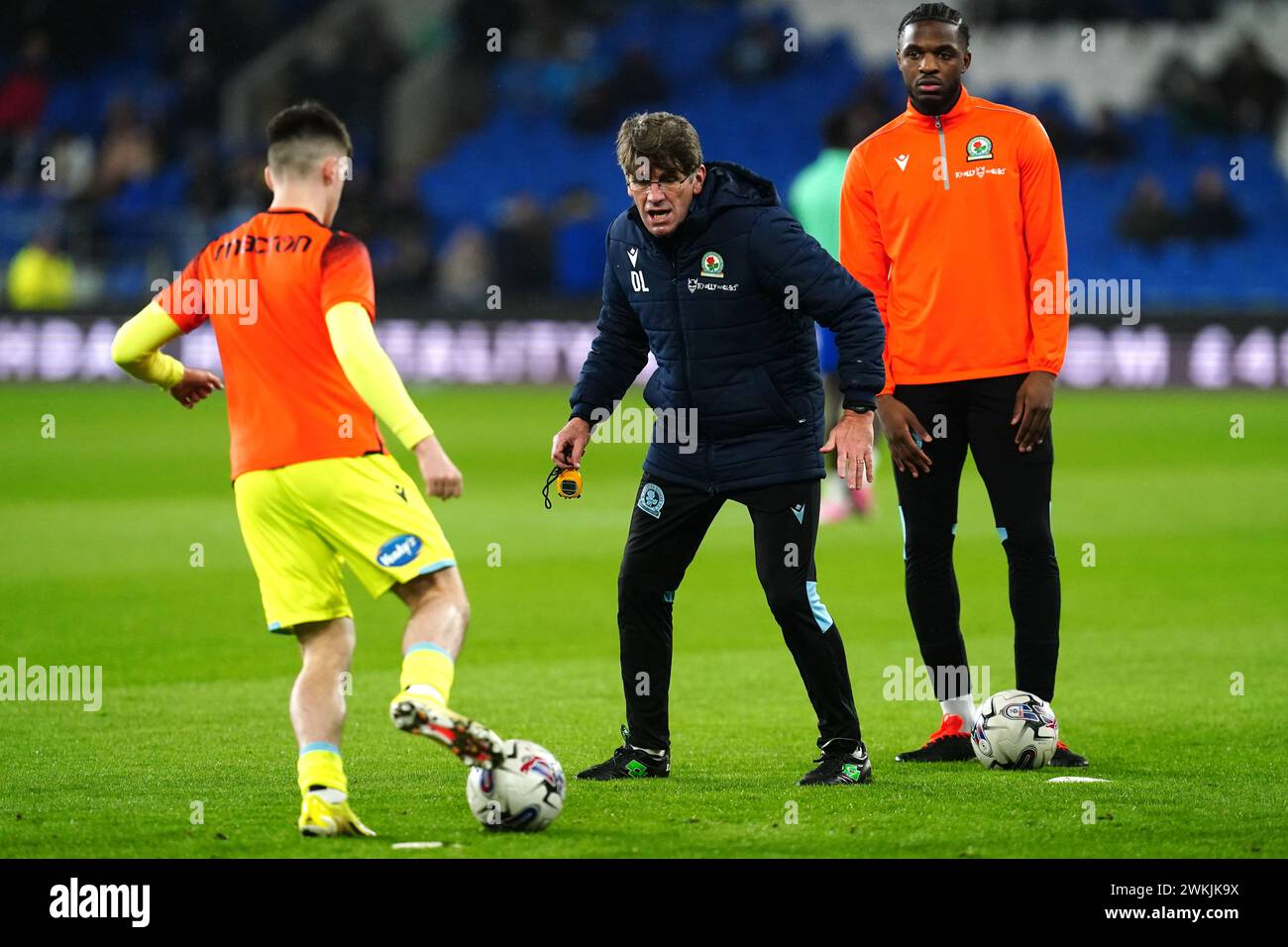 David Lowe, entraîneur adjoint des Blackburn Rovers (au centre) avant ...