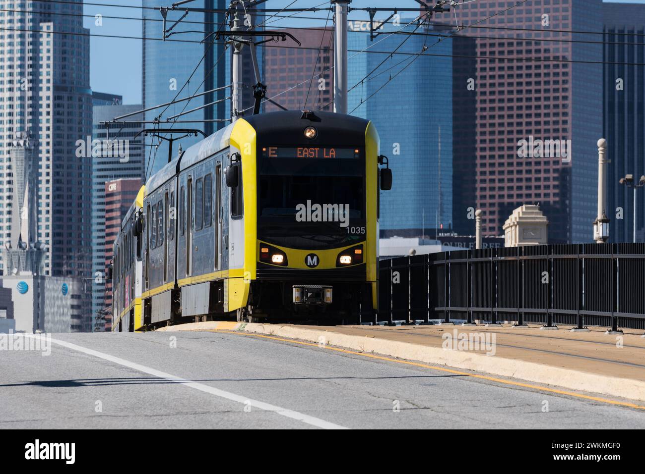 Horizon du centre ville de los angeles 2024 Banque de photographies et ...