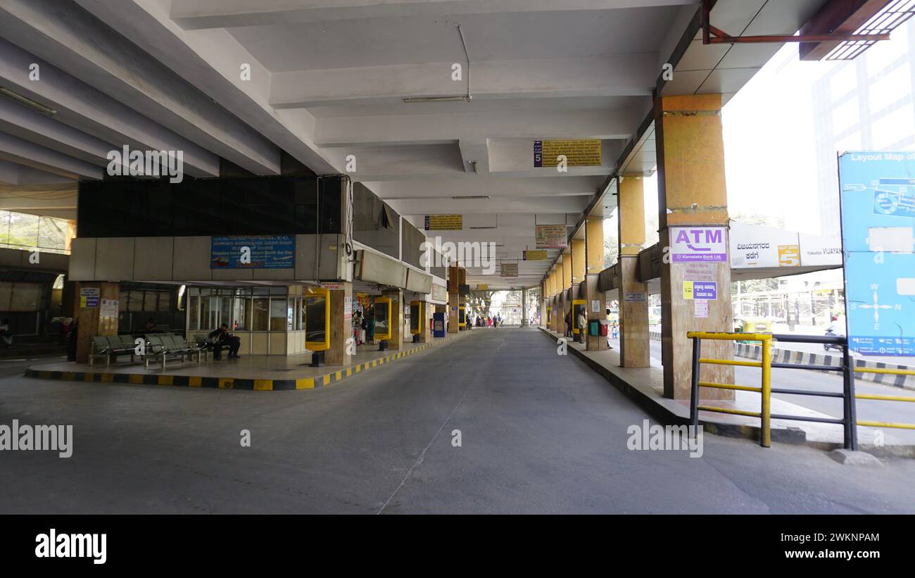 Bangalore, Inde - 16 janvier 2024 : vue intérieure de la gare routière ...