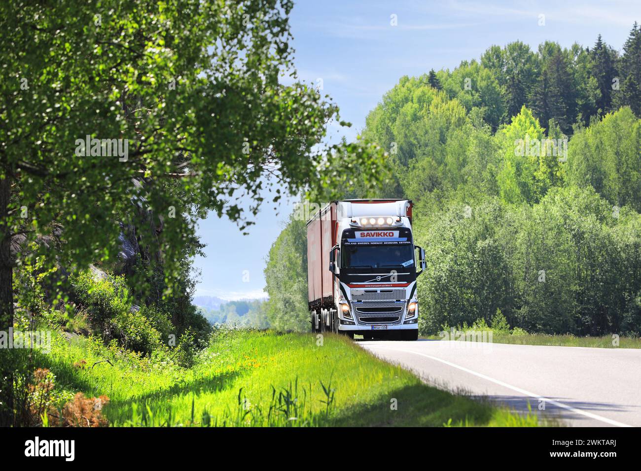 Volvo fh16 2022 Banque de photographies et d’images à haute résolution ...