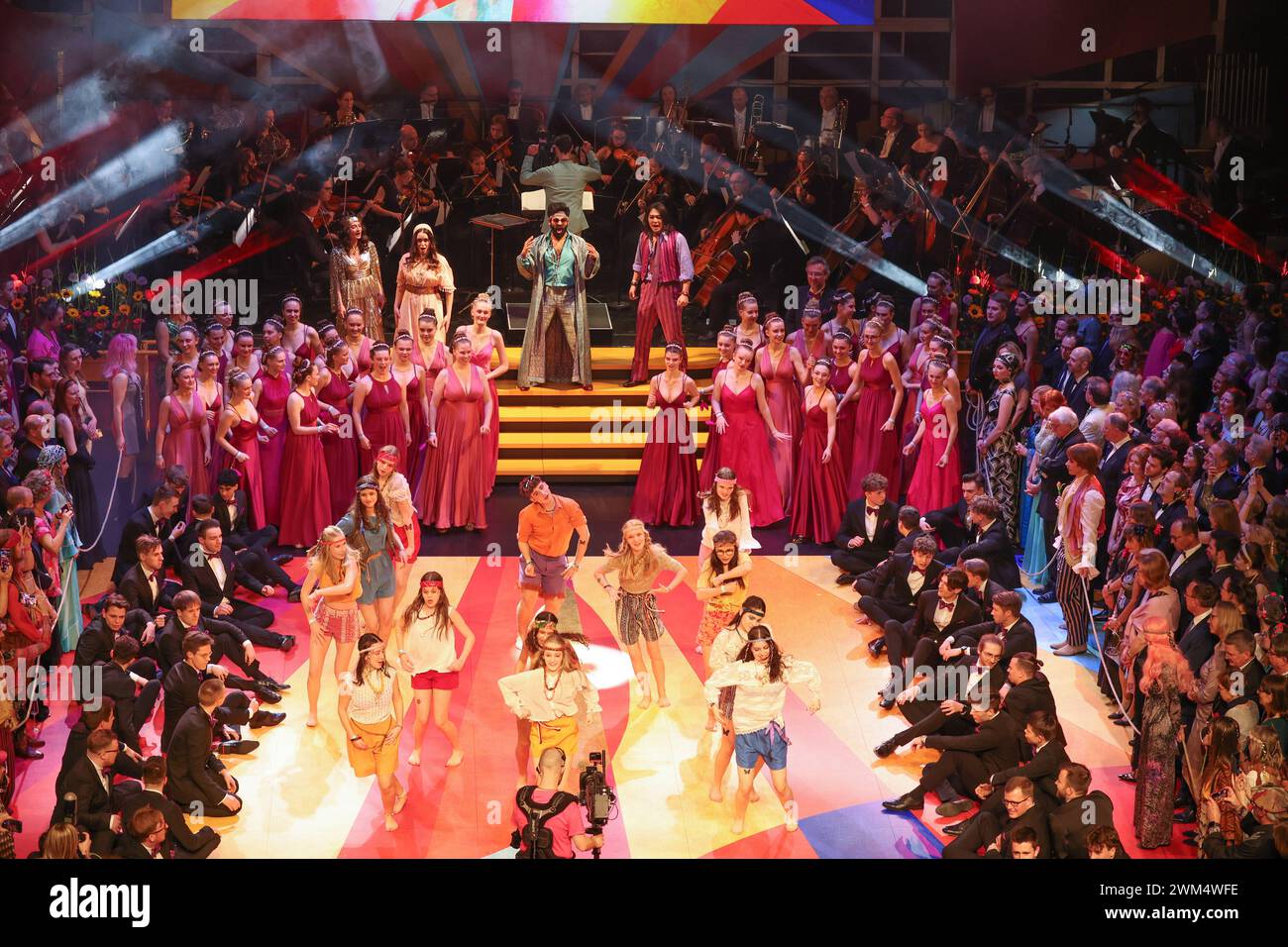 Hanovre, Niedersächsische Staatsoper, Opernball 2024 unter dem devise ...