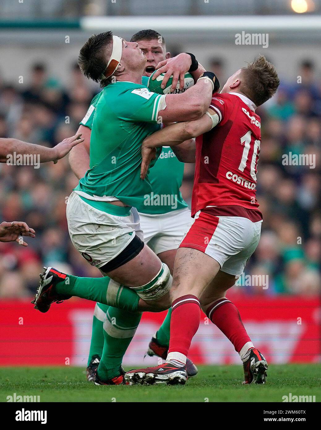 L'Irlandais Joe McCarthy et le Gallois Sam Costelow lors du Guinness ...