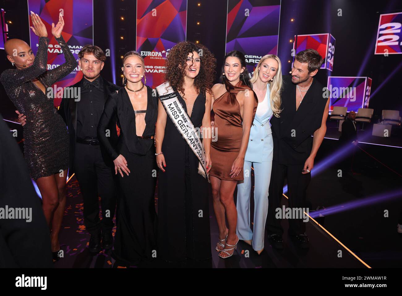 Finale des prix Miss Allemagne 2024 Apameh Schönauer Mitte mit Sharon ...