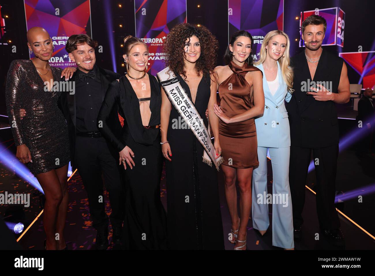 Finale des prix Miss Allemagne 2024 Apameh Schönauer Mitte mit Sharon ...