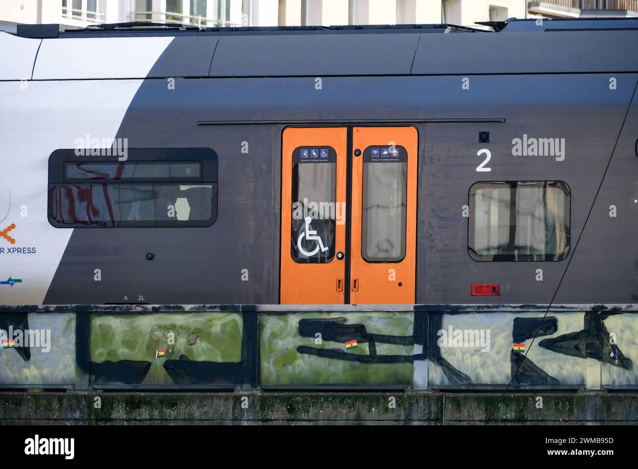 Düsseldorf 25.02.2024 DB Deutsche Bahn Nahverkehr ÖPNV Verkehrsverbund ...