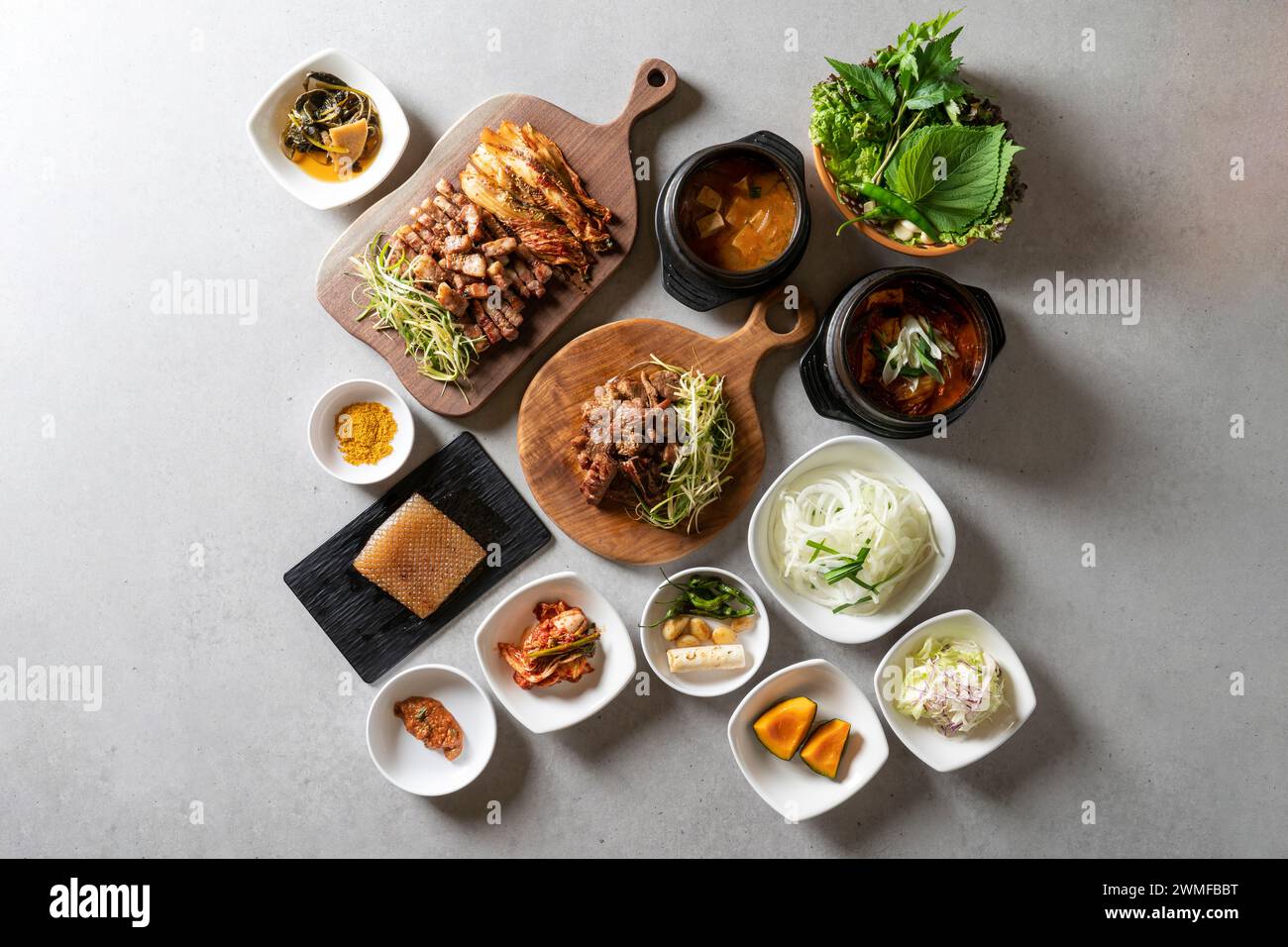 Spareribs grillés au charbon de bois plat coréen ventre de porc grillé ...