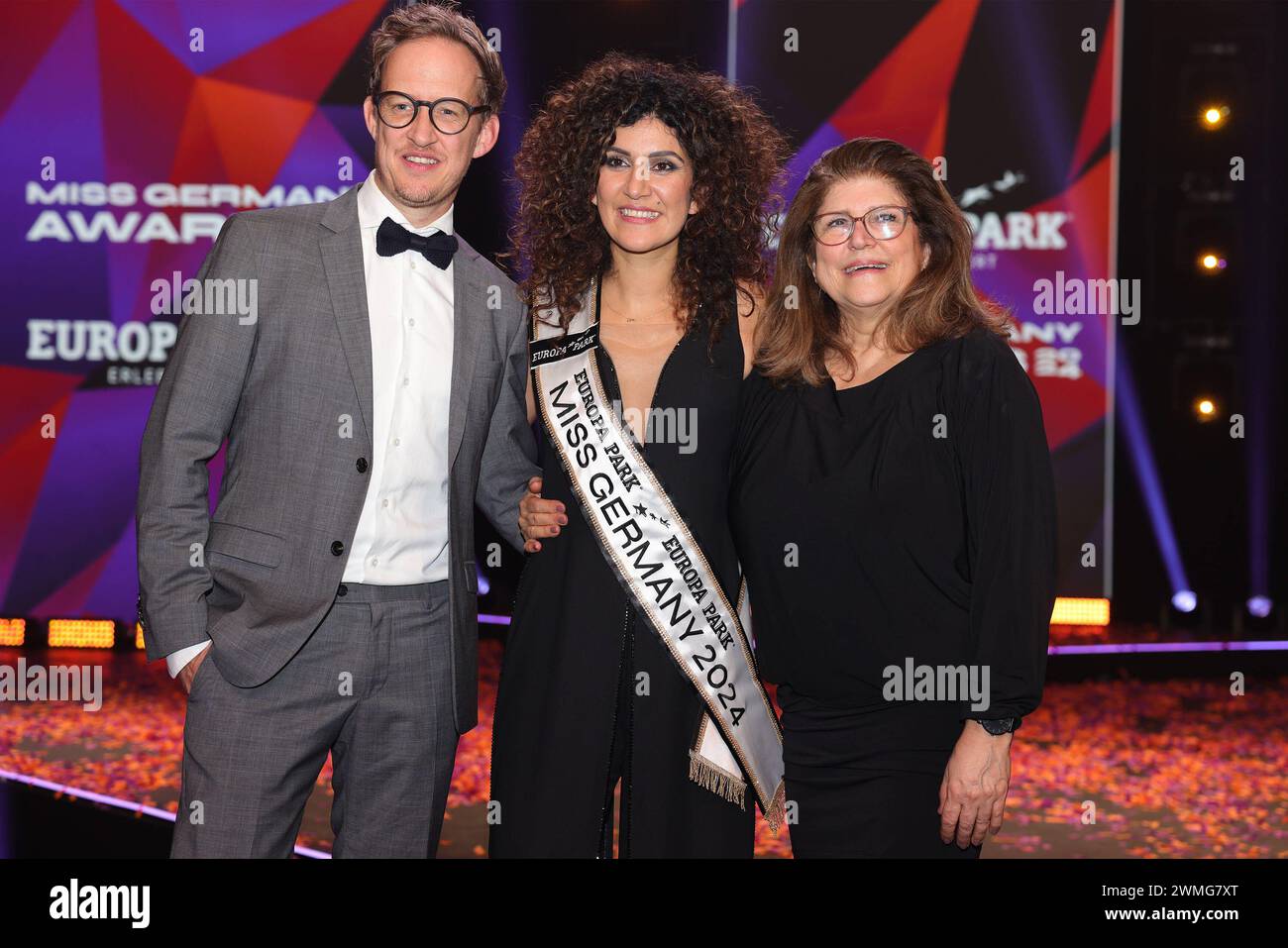Miss Allemagne finale 2024 Apameh Schönauer, Miss Allemagne 2024, mit ...