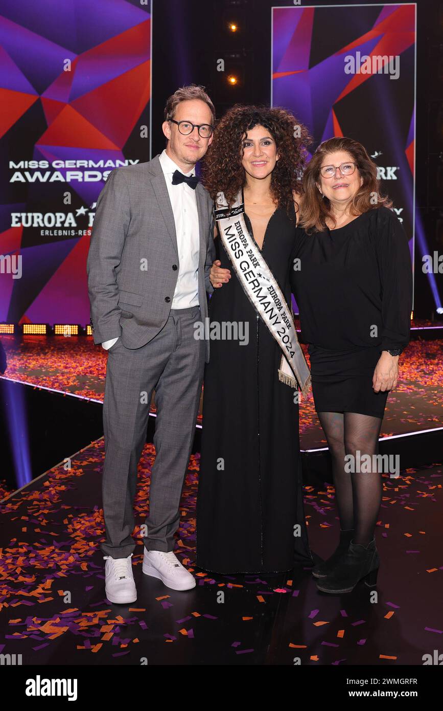 Miss Allemagne finale 2024 Apameh Schönauer, Miss Allemagne 2024, mit ...