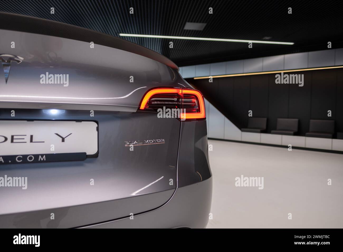 Vue arrière tesla y Banque de photographies et d’images à haute ...