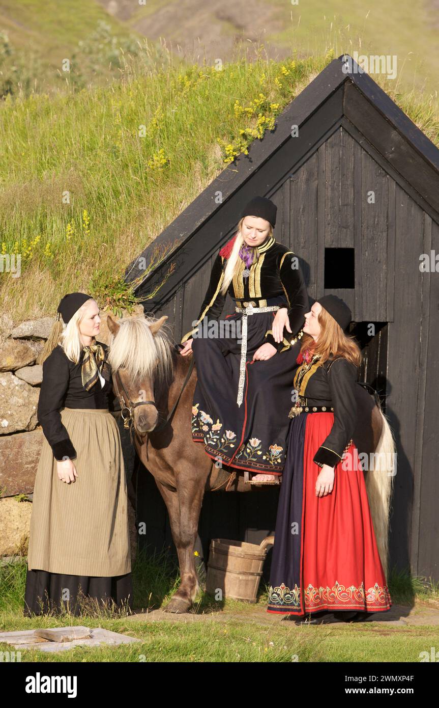 Costume traditionnel d'islande Banque de photographies et d’images à ...