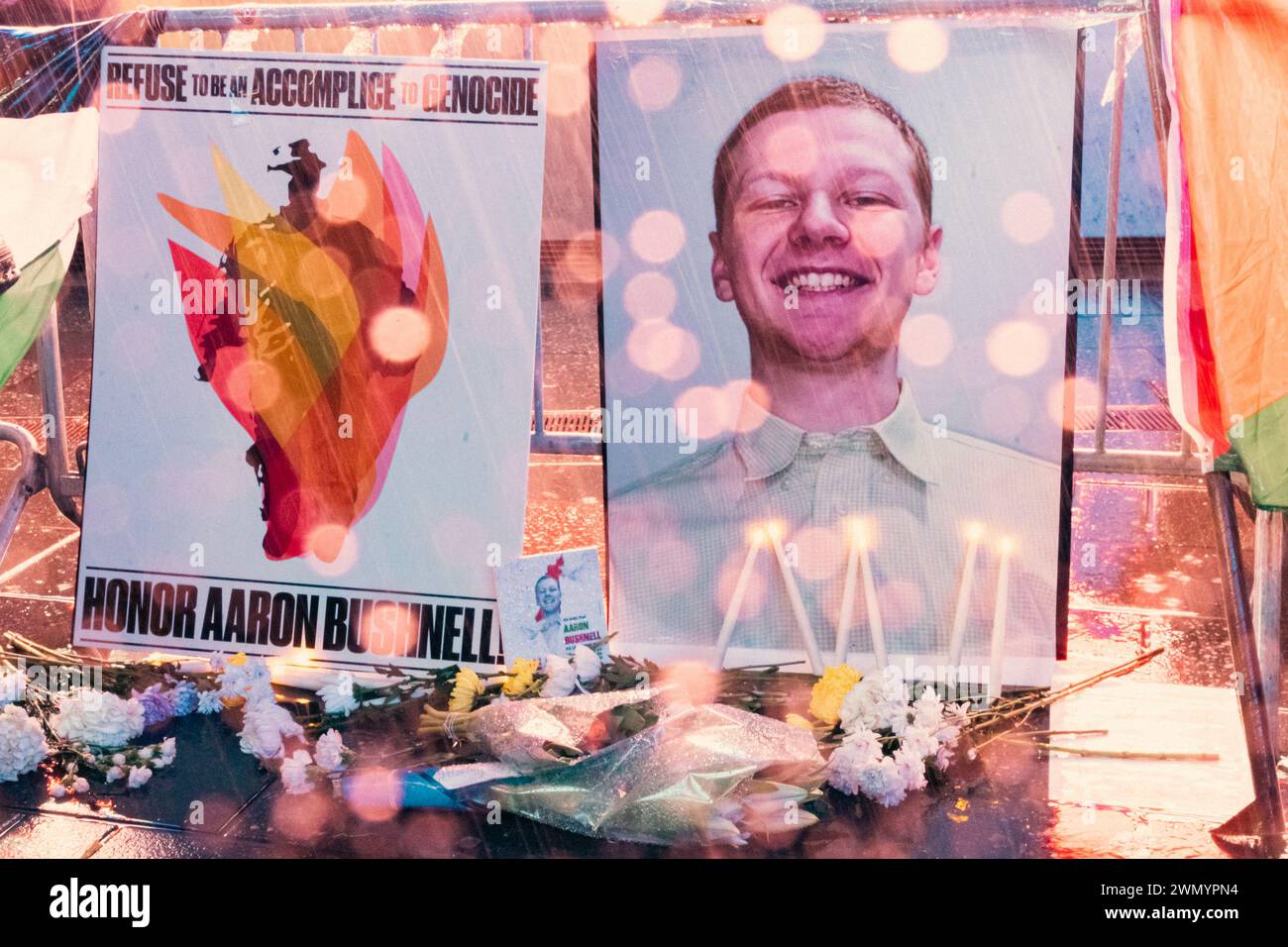 Les gens tiennent une veillée pour Aaron Bushnell, un militaire de 25 ...