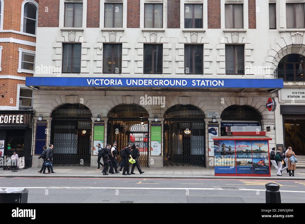 Victoria underground station Banque de photographies et d’images à ...