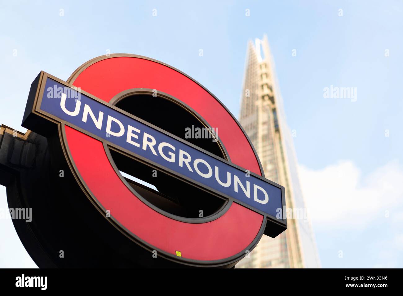 London underground sign Banque de photographies et d’images à haute ...