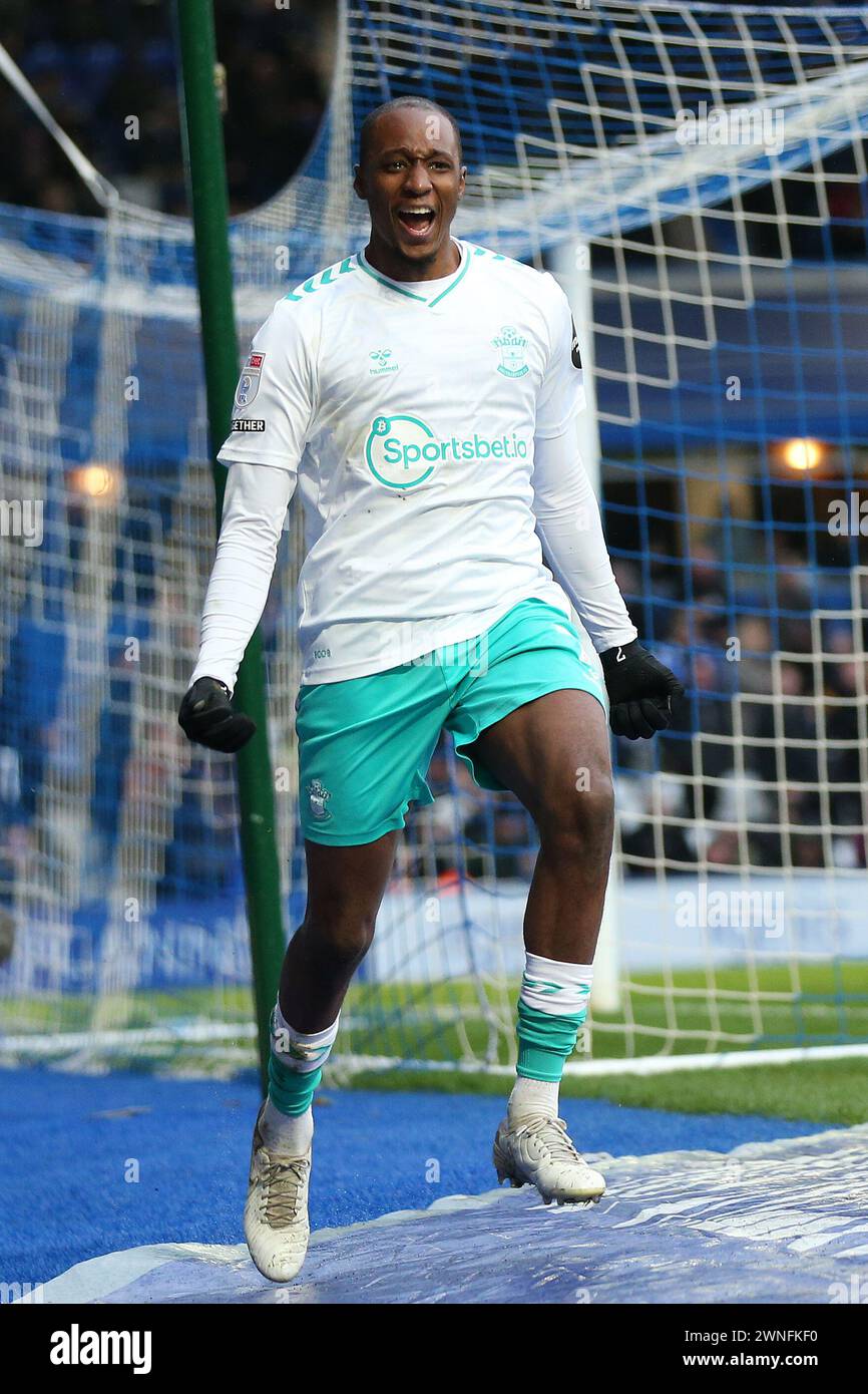 Joe Aribo de Southampton célèbre avoir marqué le 4e but contre ...