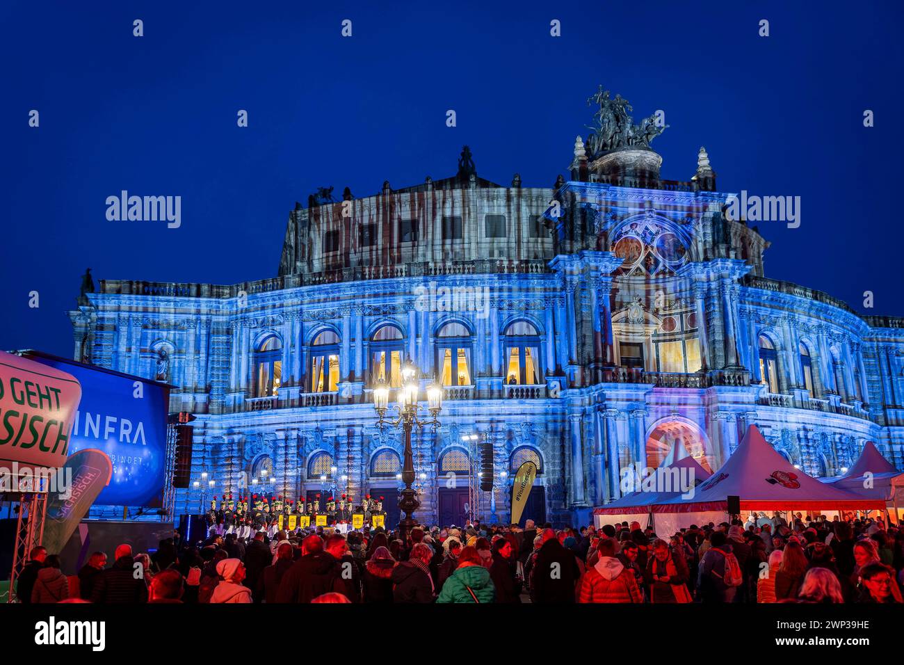 SemperOpernball 2024 Semper Opernball 2024., Aussenball auf dem ...