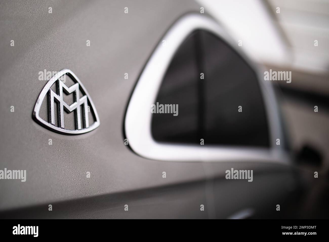 Maybach car logo Banque de photographies et d’images à haute résolution ...