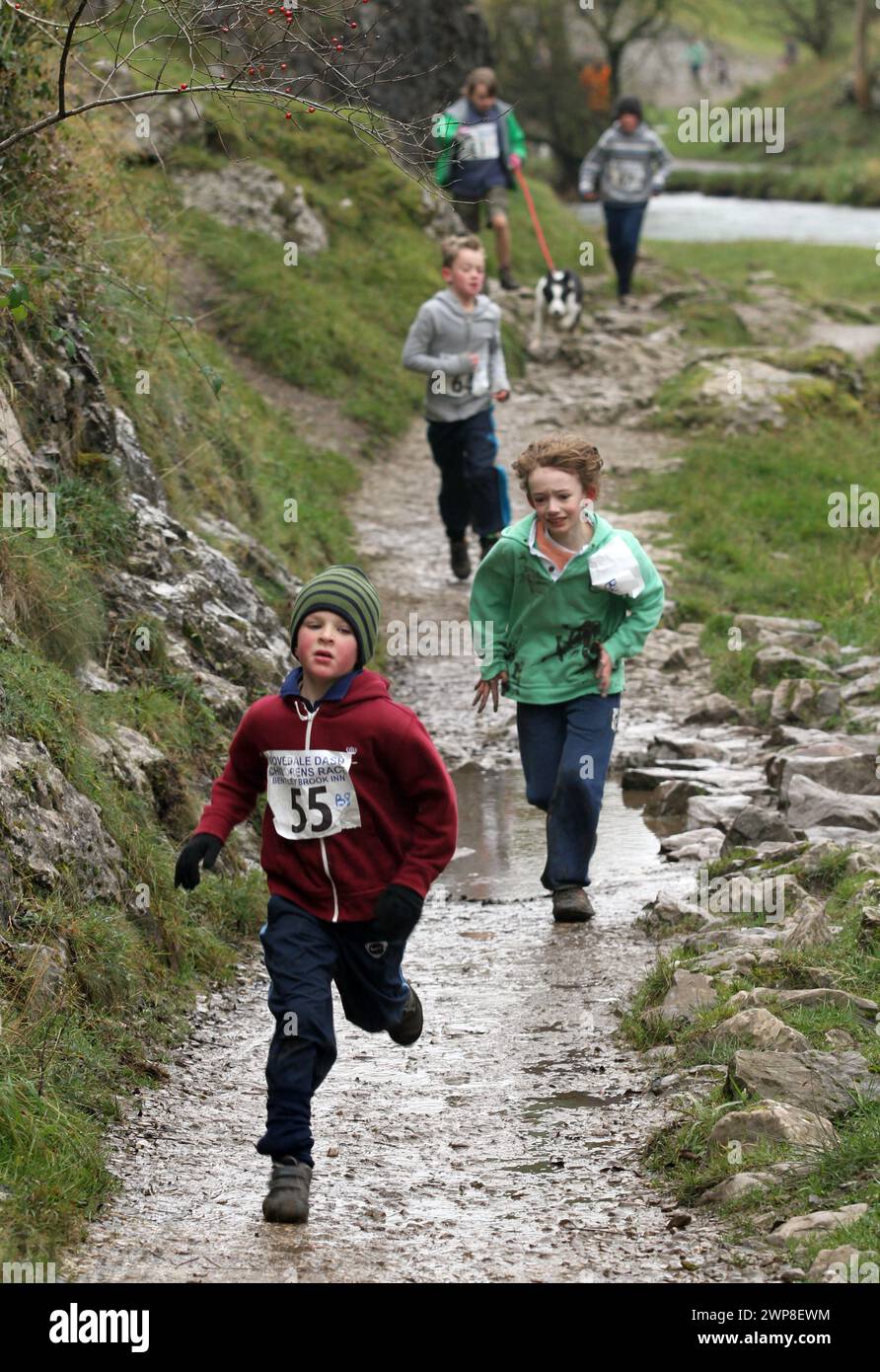 Dovedale dash Banque de photographies et d’images à haute résolution ...