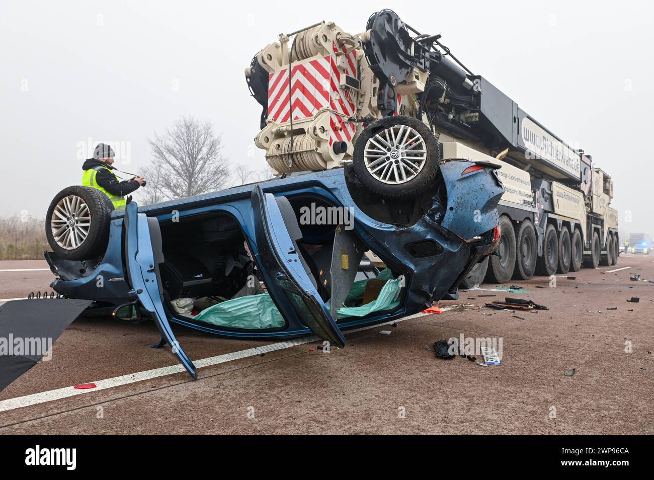 A14/Leipzig - Stau und Nebel : mehrere Verletzte BEI Massen-crash auf der Autobahn - Polizist ...