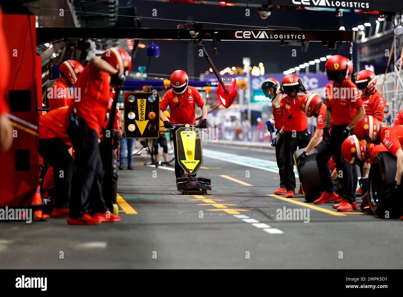 Scuderia Ferrari, stand, pit Lane, lors du Grand Prix d'Arabie Saoudite ...