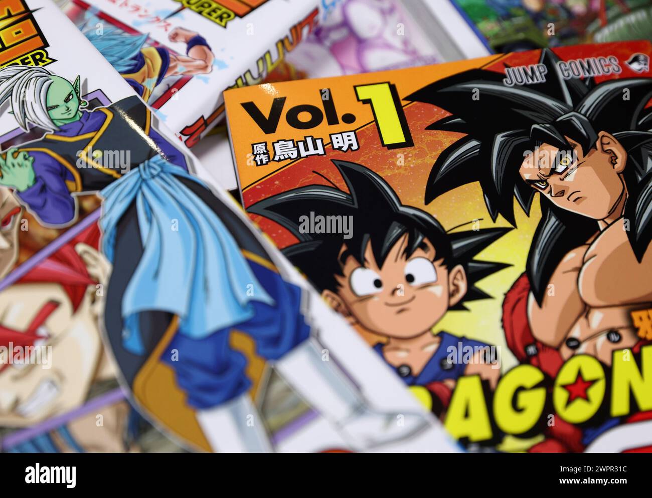 Manga Comic books by Akira Toriyama, the mangaka immensely popular for ...