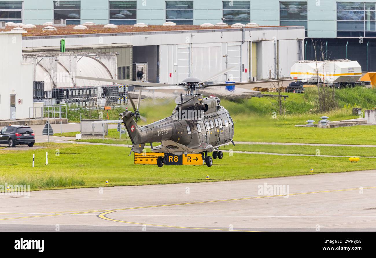 Airbus as 332 super puma Banque de photographies et d’images à haute ...