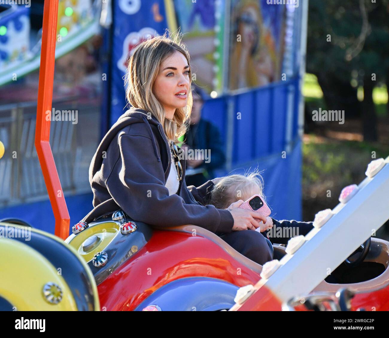 Milan, Italie. 12 mars 2024. Milan, Chiara Ferragni dans le parc, avec ...