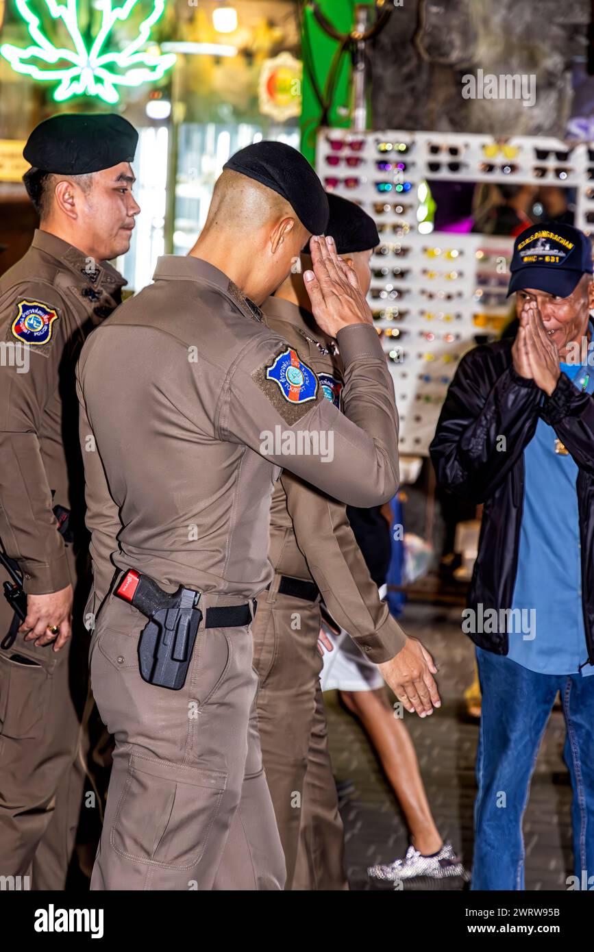 Thai police thai policeman Banque de photographies et d’images à haute ...