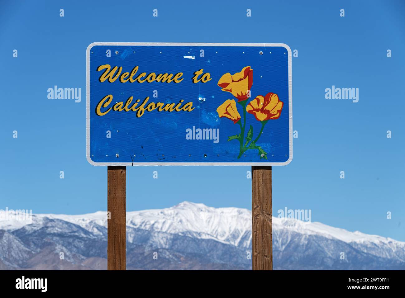 Bienvenue au panneau routier californien le long de l'autoroute 266 à ...
