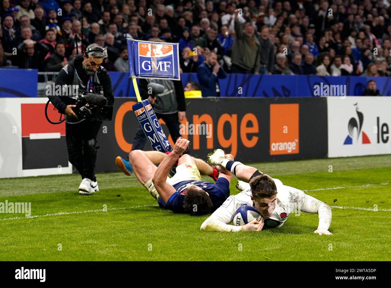 L'Anglais Tommy Freeman marque le quatrième essai de son équipe lors du ...