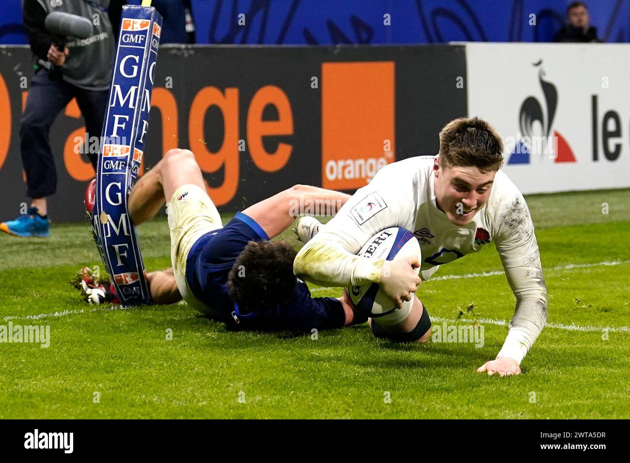 L'Anglais Tommy Freeman marque le quatrième essai de son équipe lors du ...