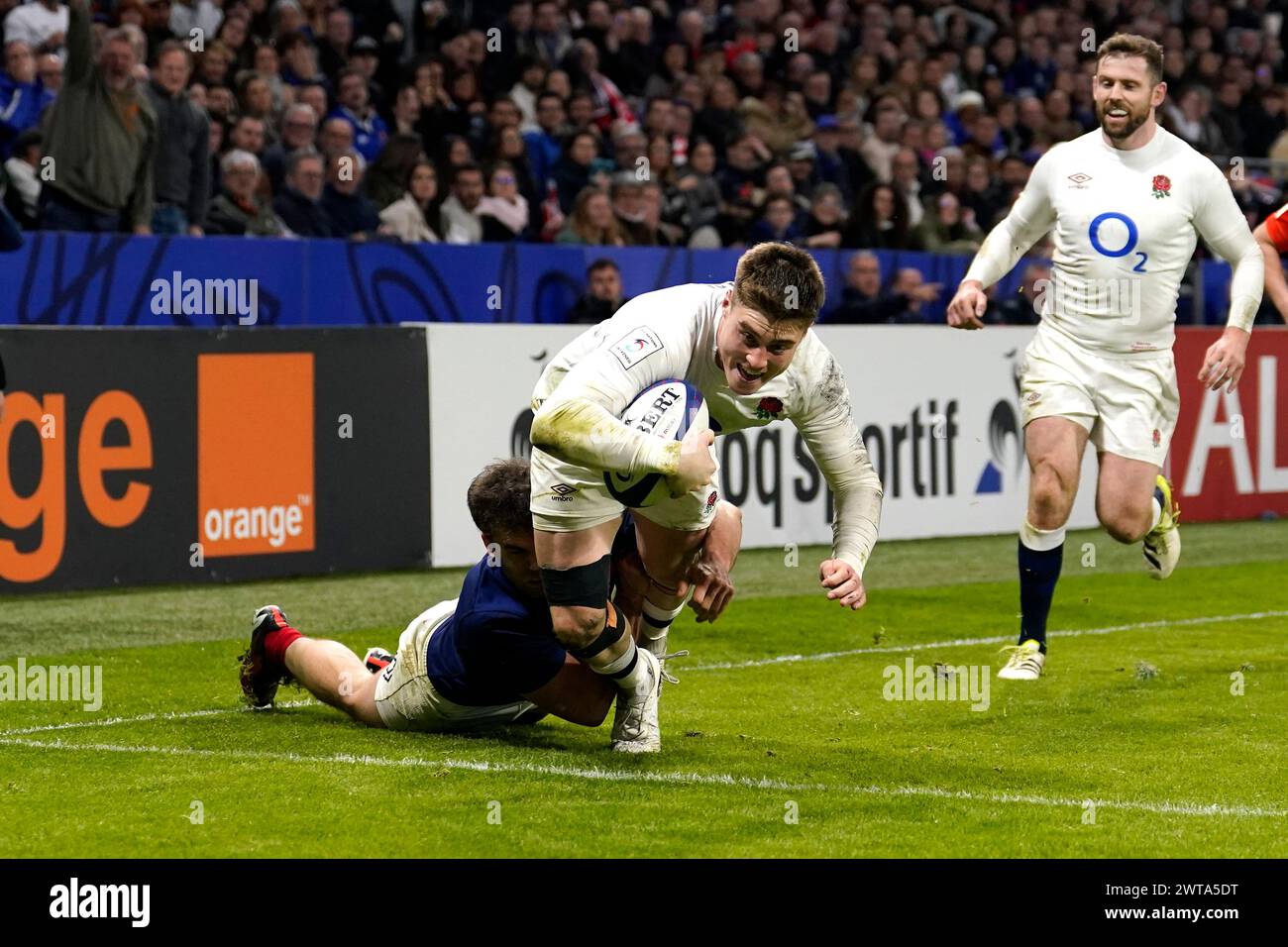 L'Anglais Tommy Freeman marque le quatrième essai de son équipe lors du ...