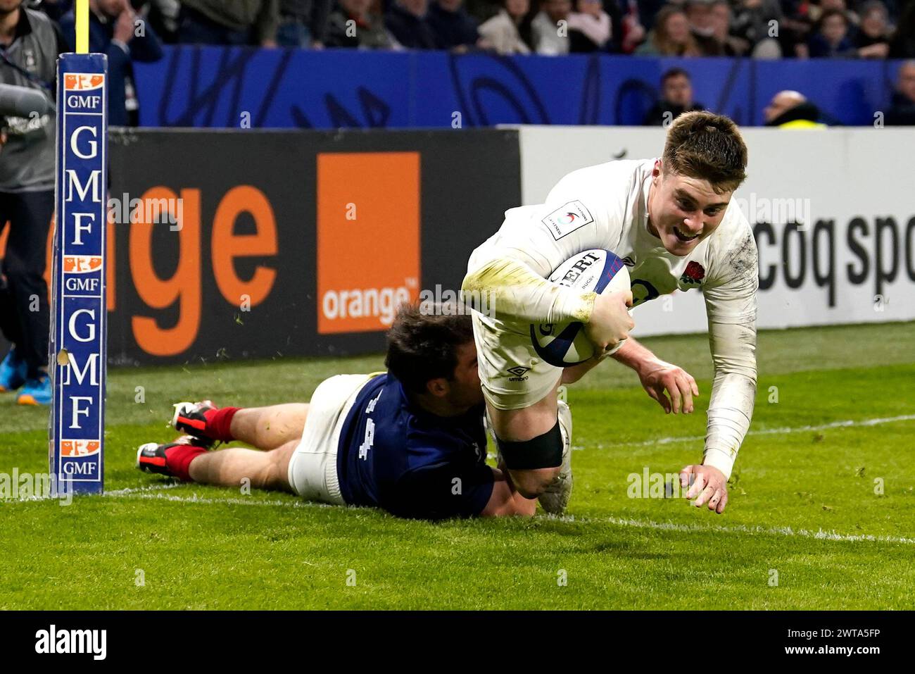 L'Anglais Tommy Freeman marque le quatrième essai de son équipe lors du ...
