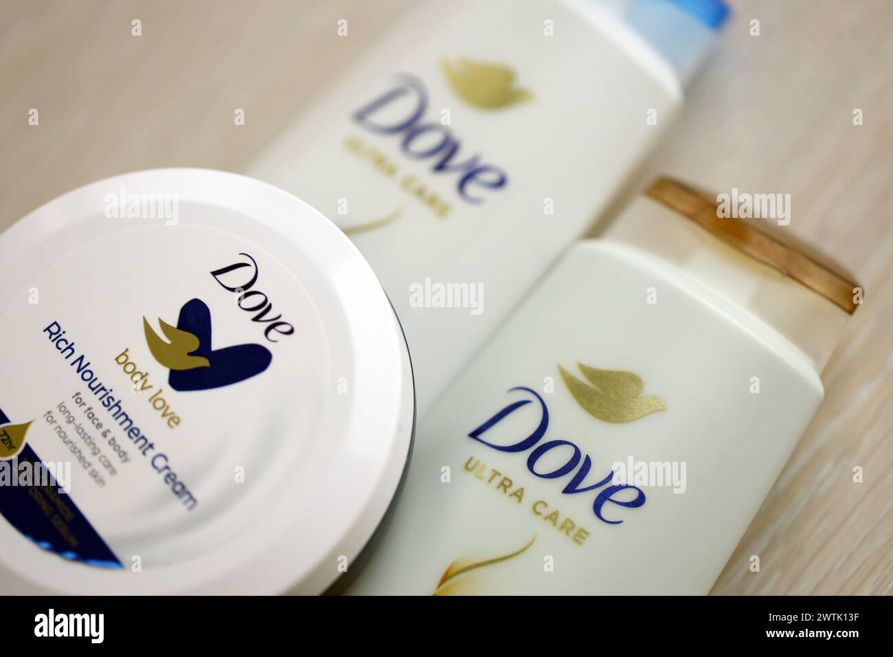 KIEV, UKRAINE - 27 FÉVRIER 2024 production de Dove est une marque de ...