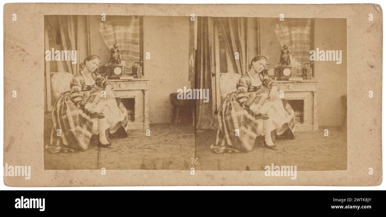 Jeune femme enlève Banque d'images détourées - Alamy