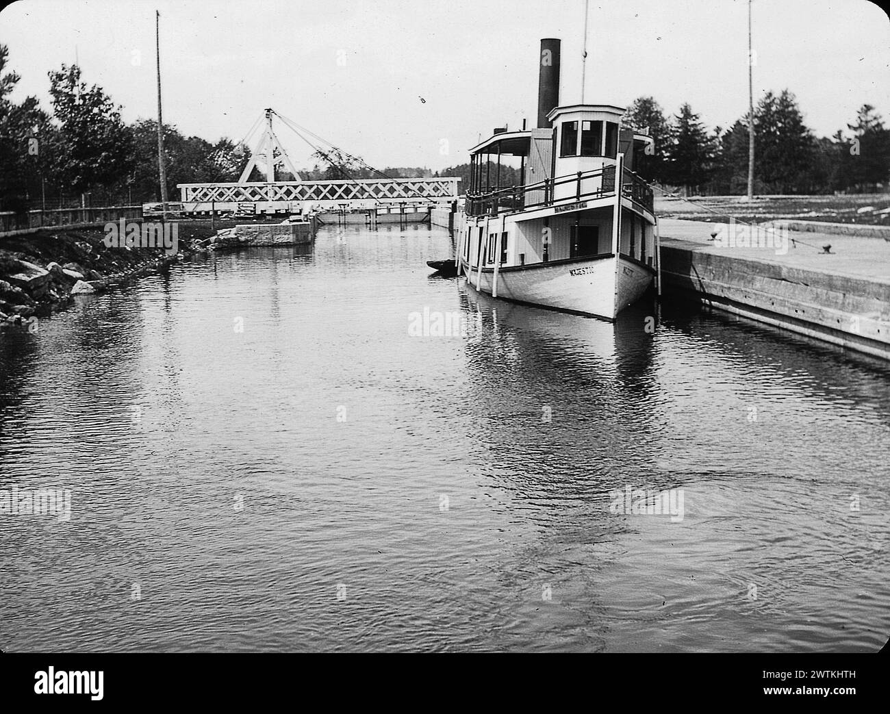 Voie navigable severn trent Banque d'images noir et blanc - Alamy