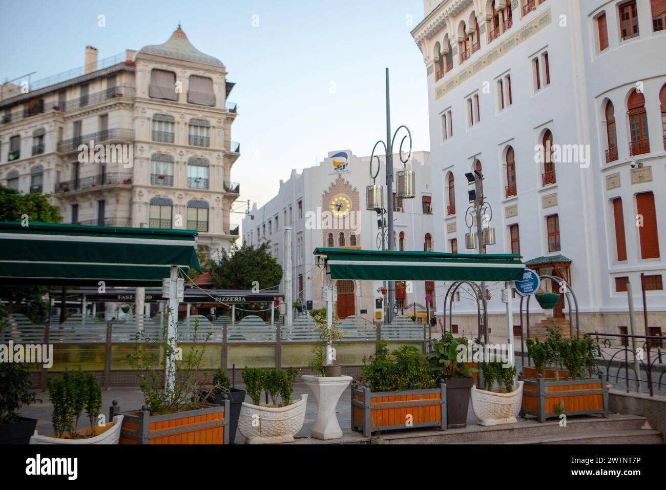 La grande poste le grand bureau de poste d'Alger dans le centre-ville d ...