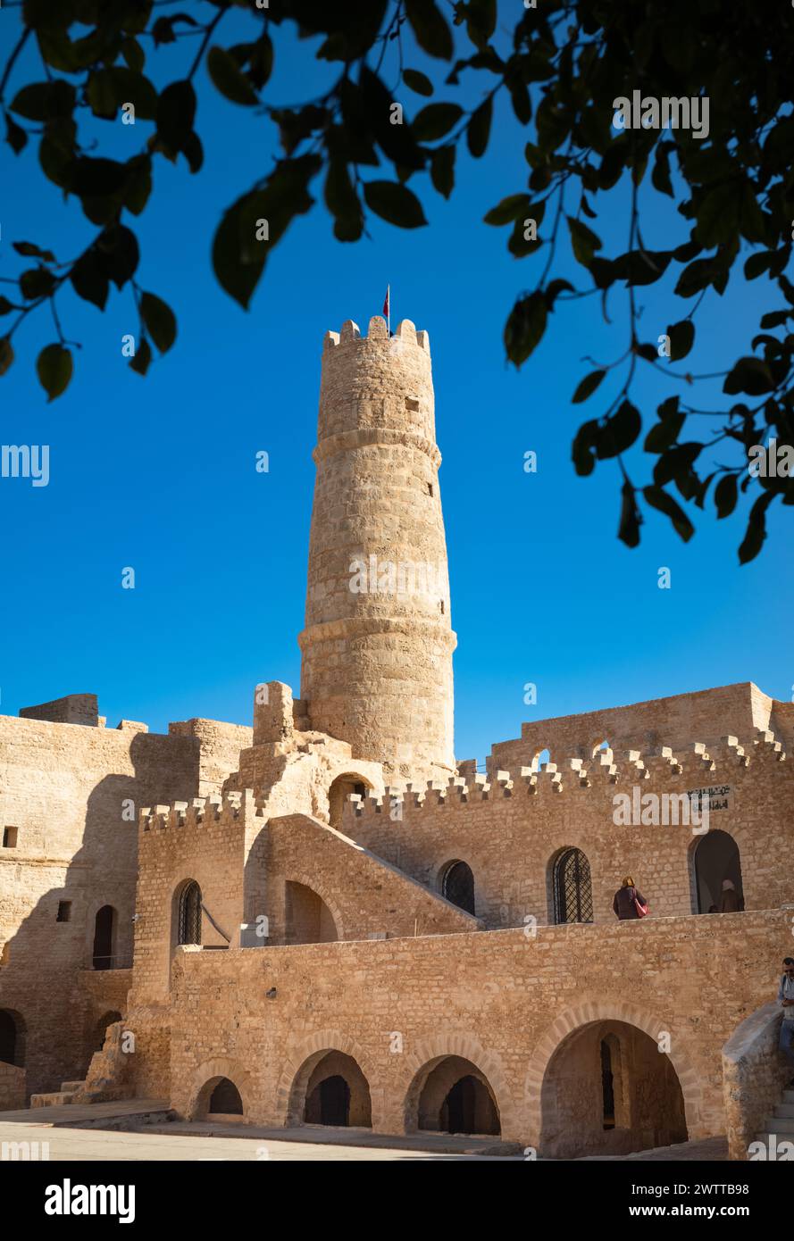 La tour de guet du Ribat de Monastir, forteresse islamique côtière du ...